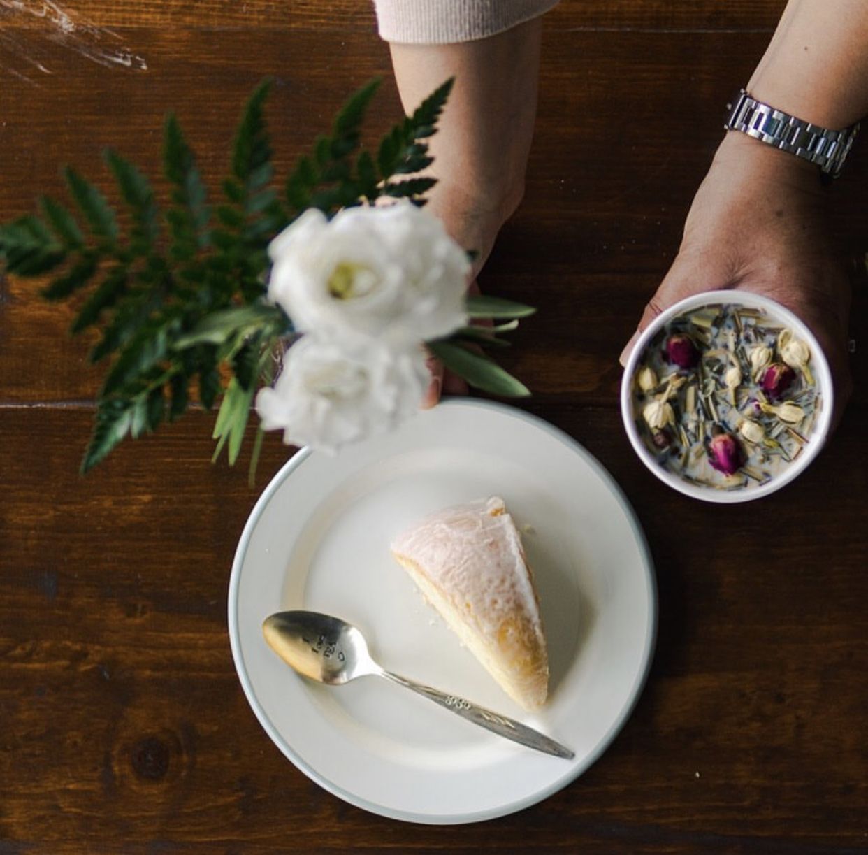 Hojas Tea House - Home