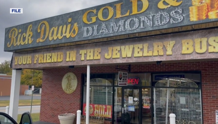 Chattanooga business owner Rick Davis indicted on multiple theft ...