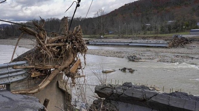 Tennessee woman sues TVA for parents’ deaths in Helene floods | Mix 104 ...